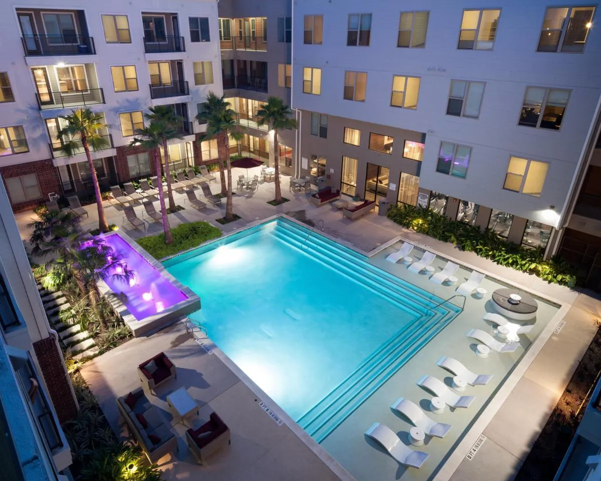 Neo At Ten Apartments Reviews